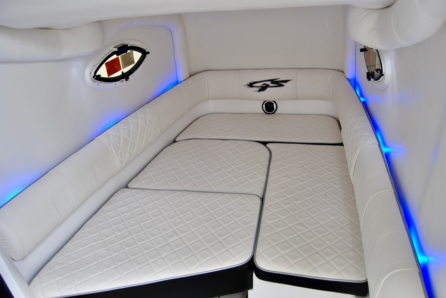 Glasstream Launches Performance Center-Console | Center Console Life ...